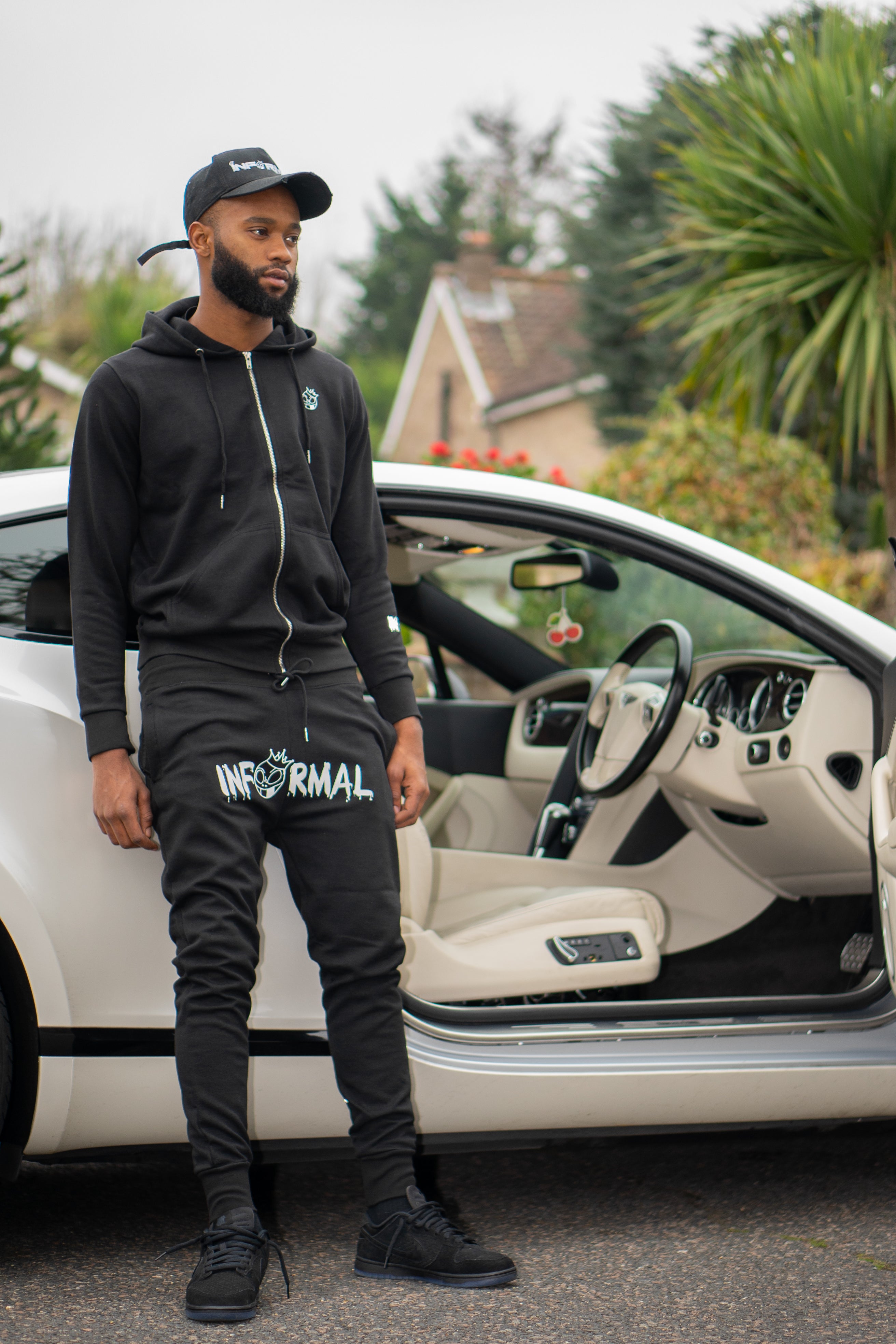 EXCLUSIVES – Informal Clothing